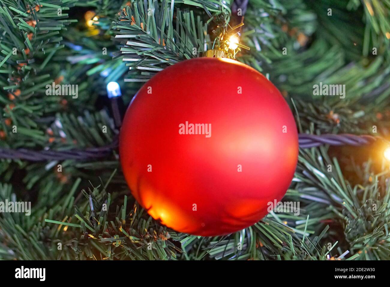 Big red christmas ornament hi-res stock photography and images - Alamy