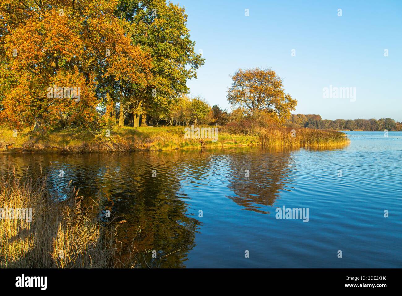 Trough lake hi-res stock photography and images - Alamy
