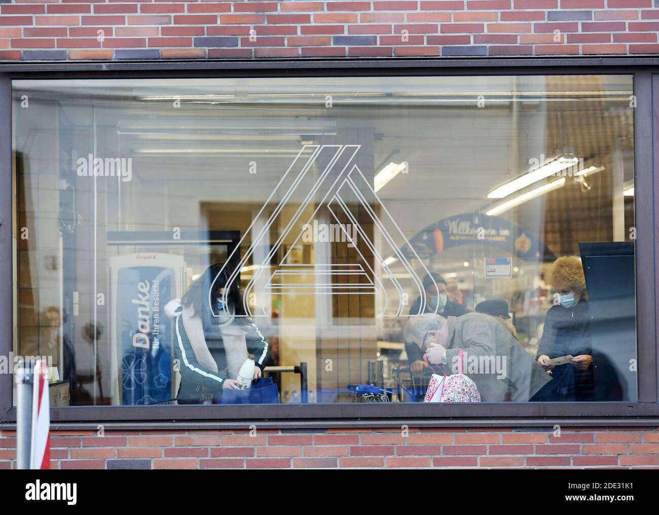 Aldi bags hi-res stock photography and images - Alamy