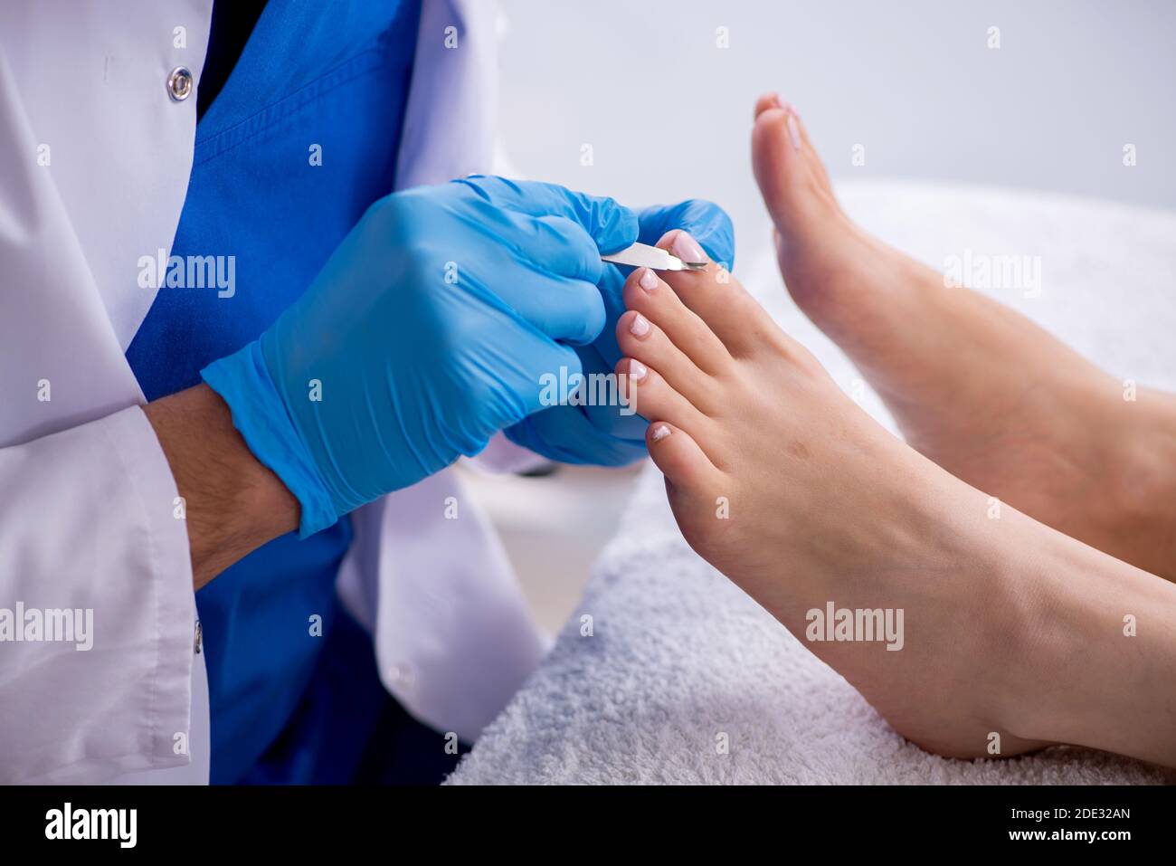 Splinter finger hi-res stock photography and images - Alamy