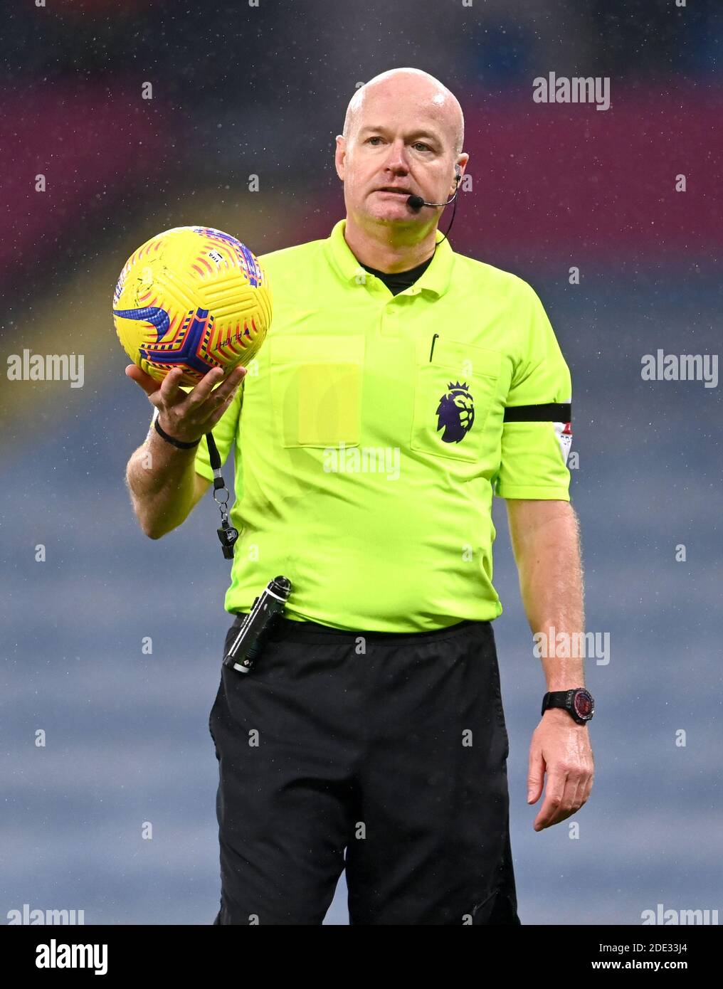 Referee Lee Mason during the Premier League match at the Etihad Stadium ...