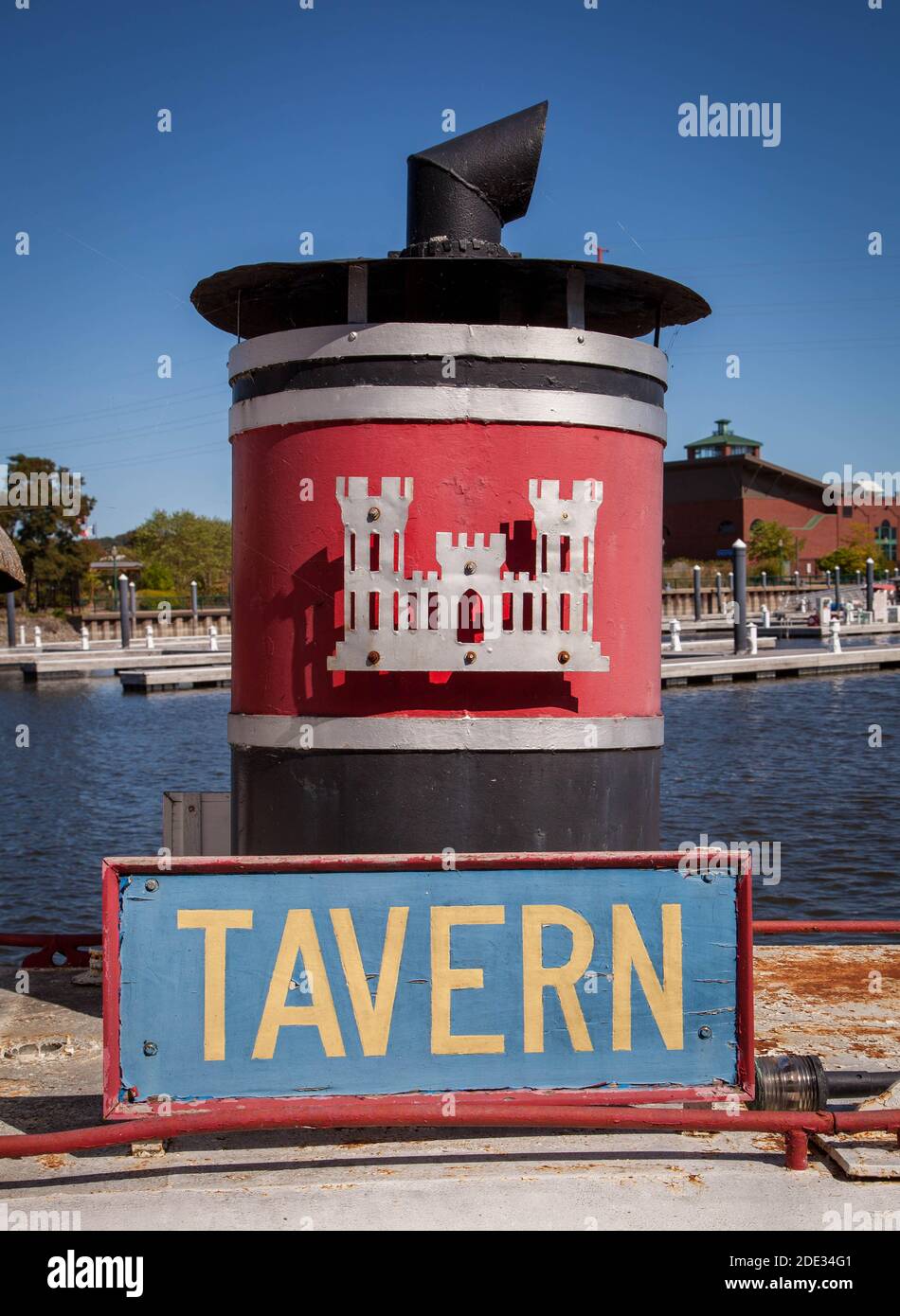 Engineers sign hi-res stock photography and images - Alamy