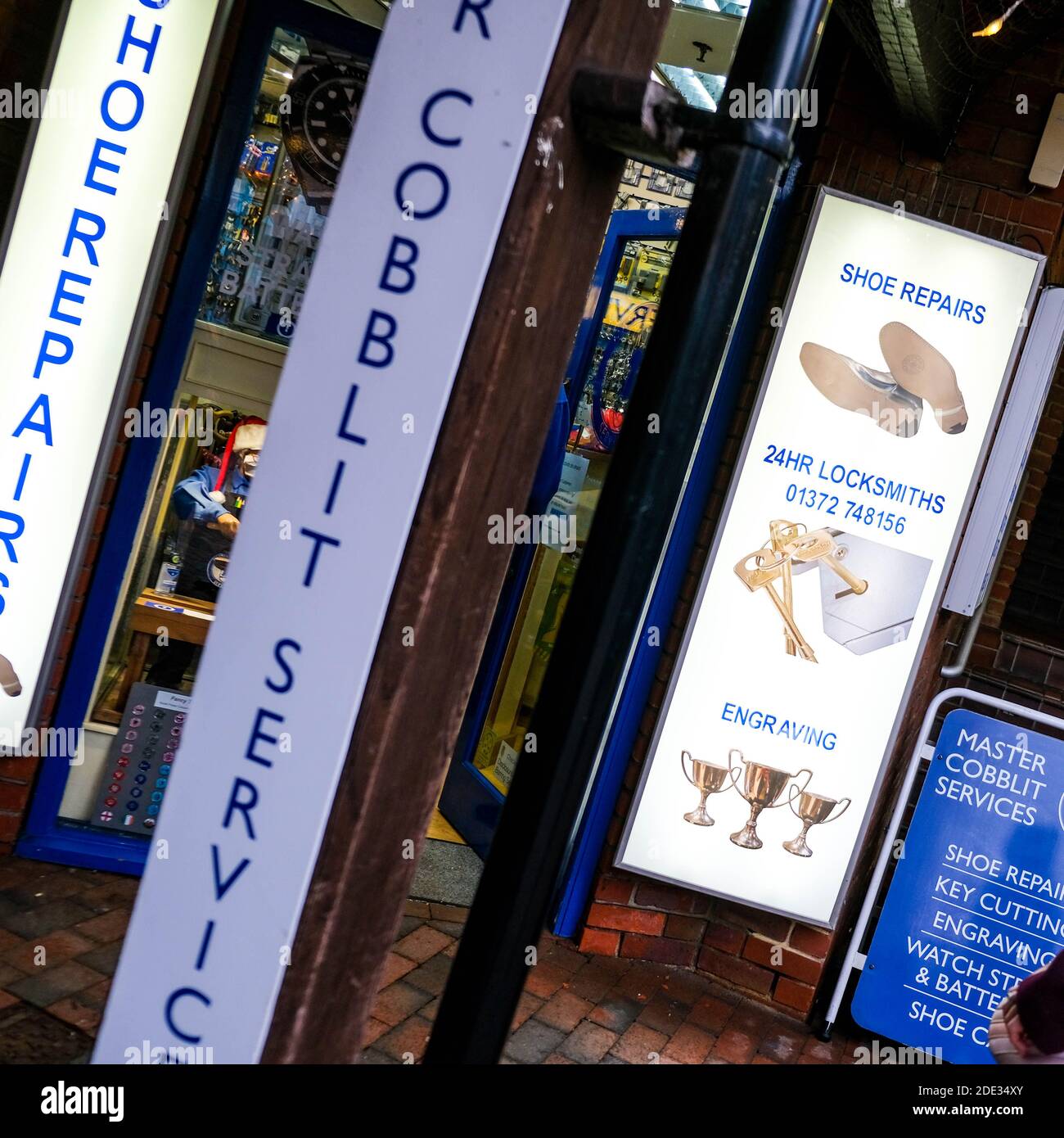 Cobblers sign hi-res stock photography and images - Alamy