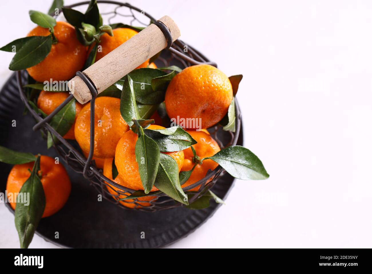 fresh ripe fruit tangerines for healthy eating Stock Photo - Alamy