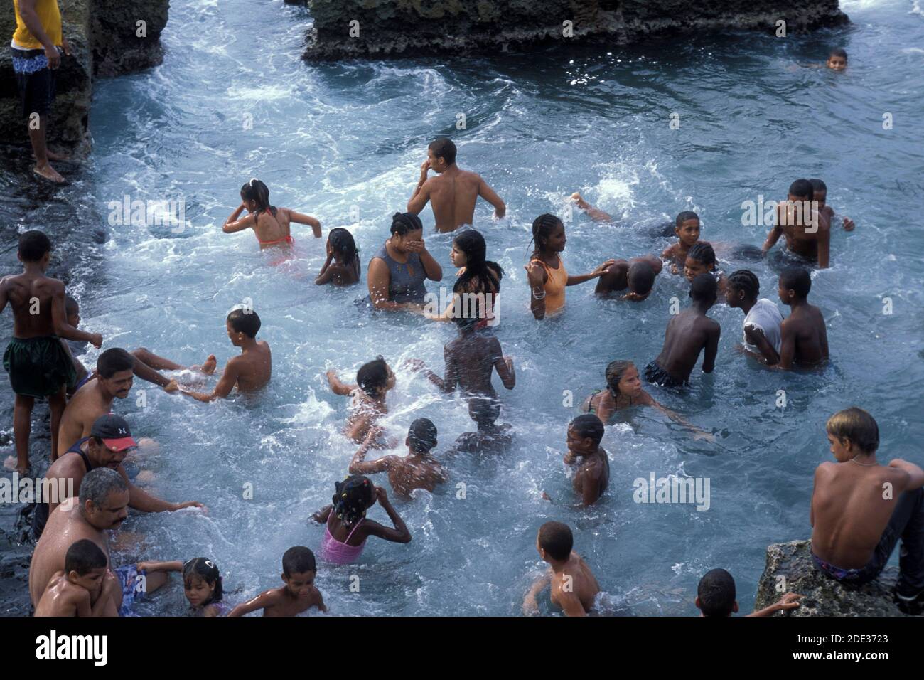 Swimming in the sea at malecon havana hi-res stock photography and ...