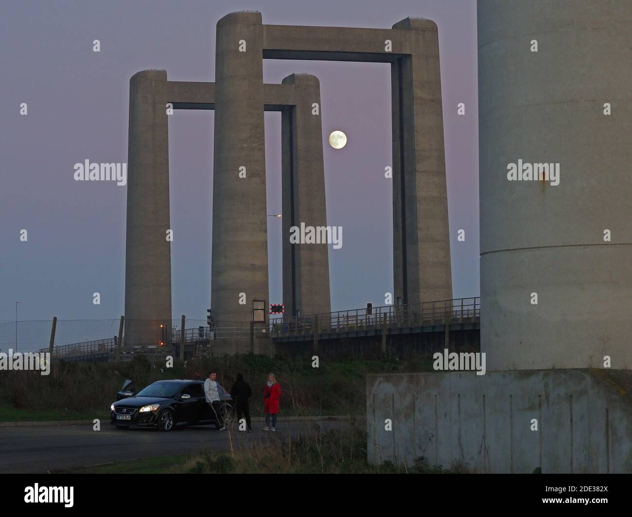 Iwade, Kent, UK. 28th November 2020. UK Weather: the near full moon ...