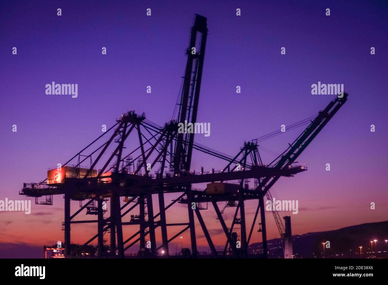 Port warehouse cargoes containers hi-res stock photography and images ...