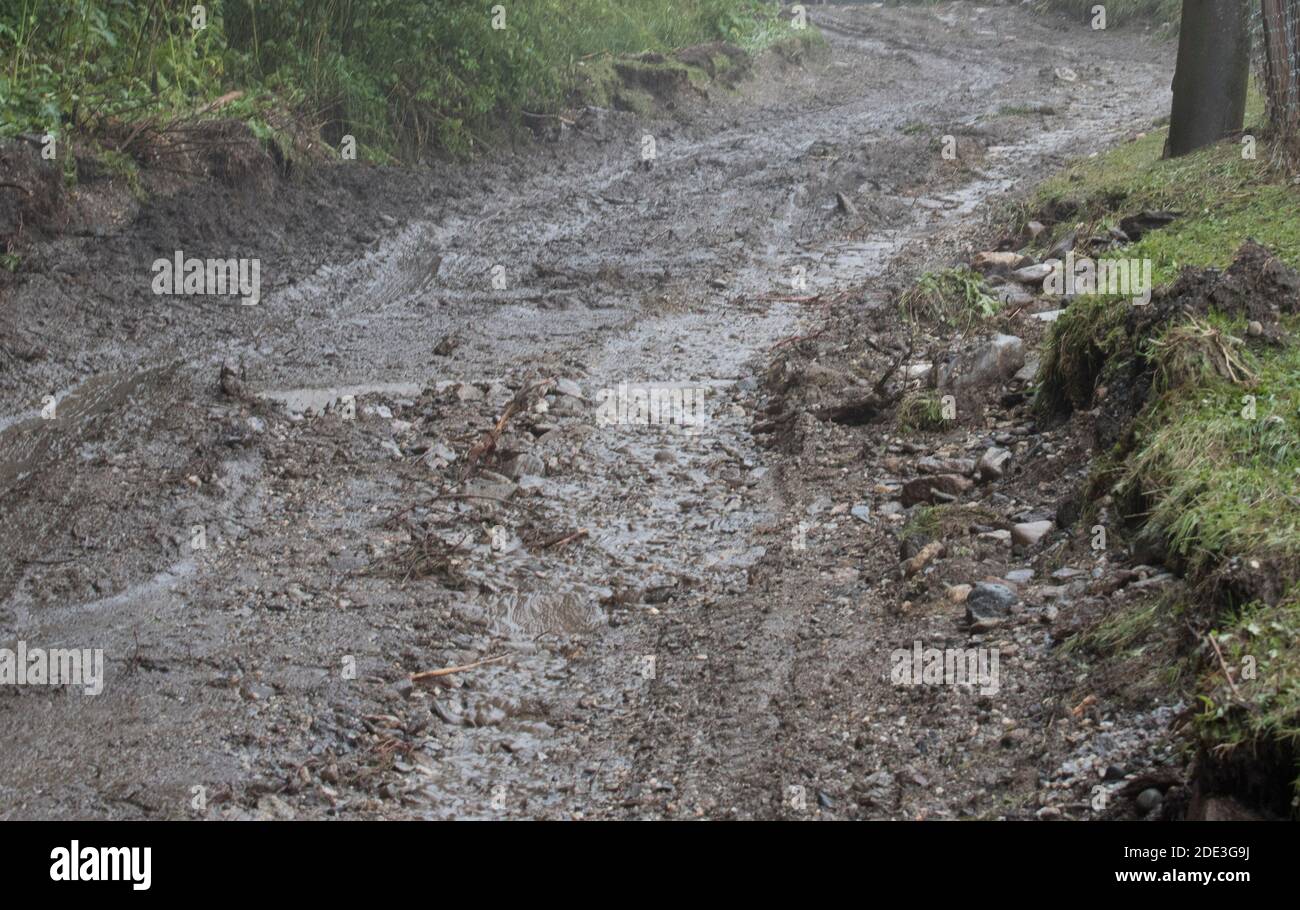 Unpaved routes hi-res stock photography and images - Alamy