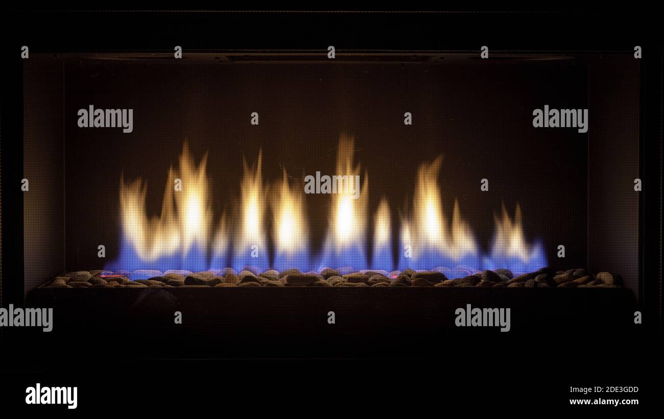 Gas fire built into fireplace hi-res stock photography and images - Alamy
