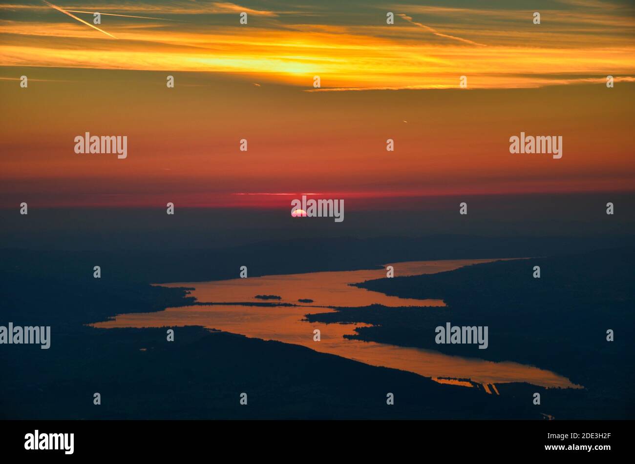 Beautiful sunset above zurichsee hi-res stock photography and images ...