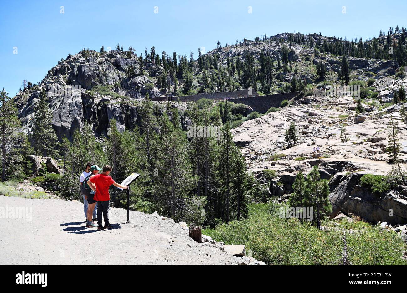 Donner pass sign hi-res stock photography and images - Alamy