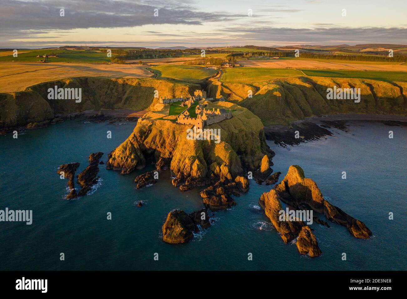 Dunnottar castle winter hi-res stock photography and images - Alamy