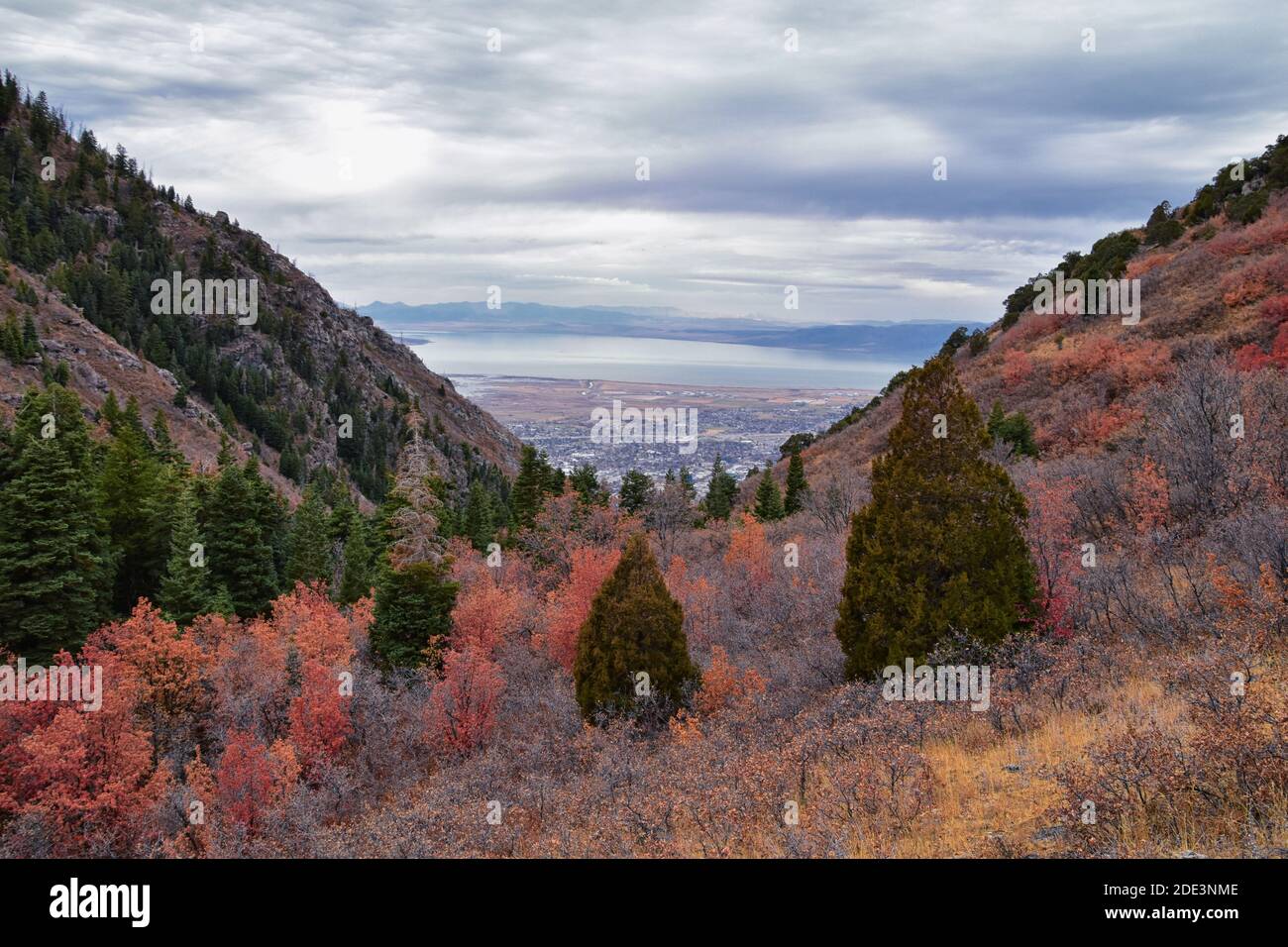 Slide Canyon views from hiking trail fall leaves mountain landscape, Y ...