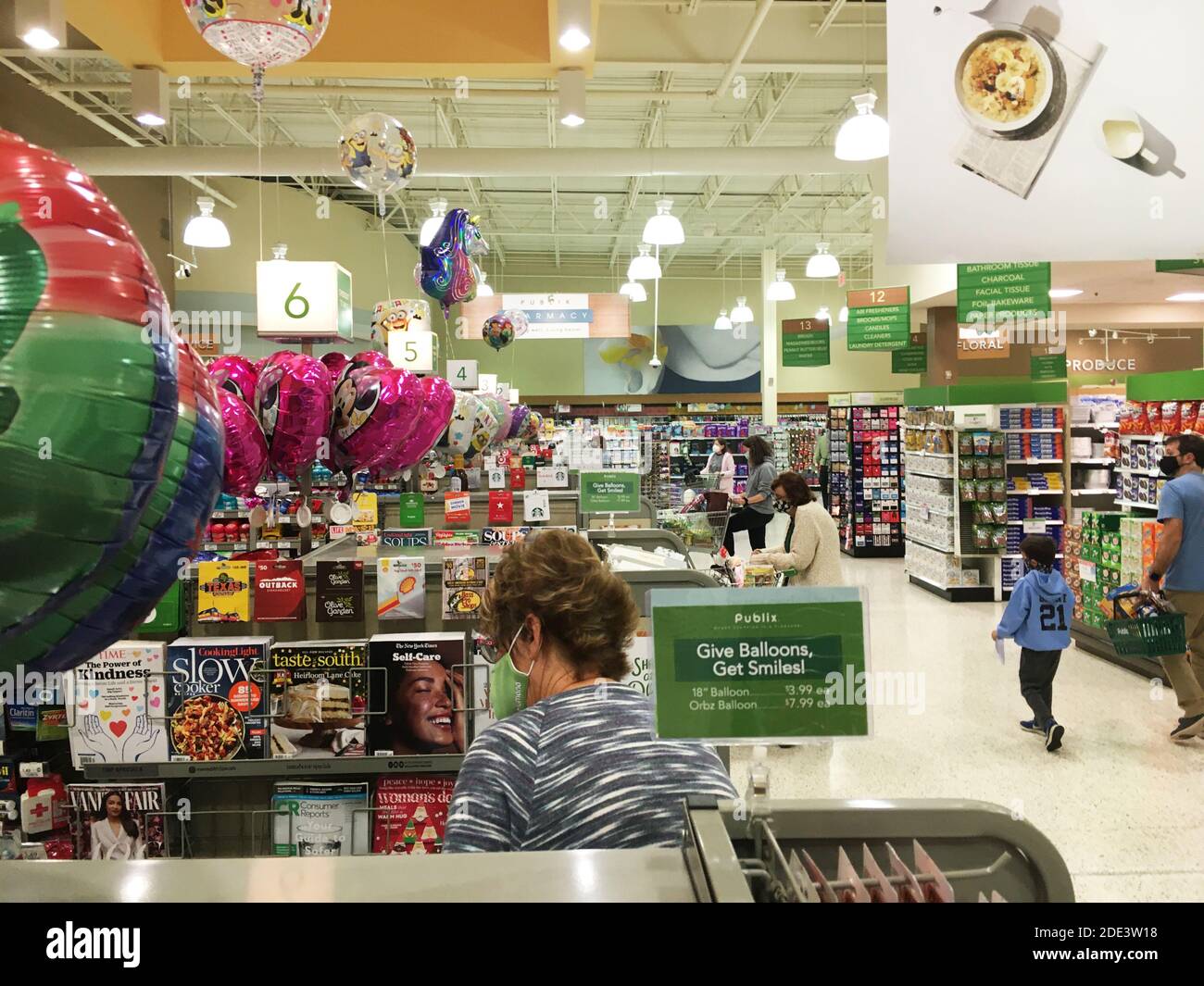 Augusta, Ga USA 11 25 20: Publix grocery store interior people in ...