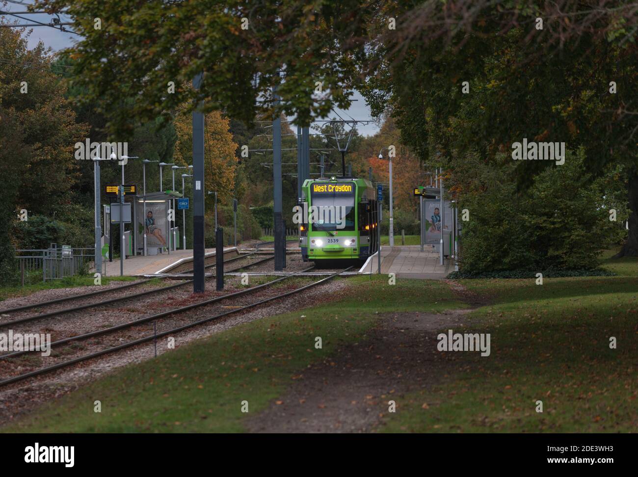 London trams Croydon Tramlink Bombardier flexitiy swift CR4000 tram no ...