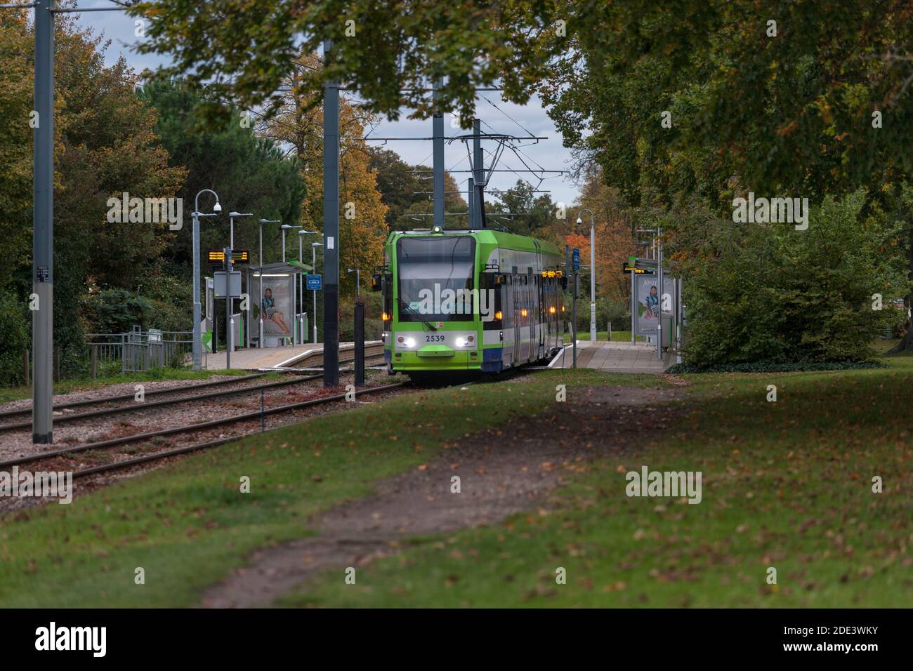 London trams Croydon Tramlink Bombardier flexitiy swift CR4000 tram no ...