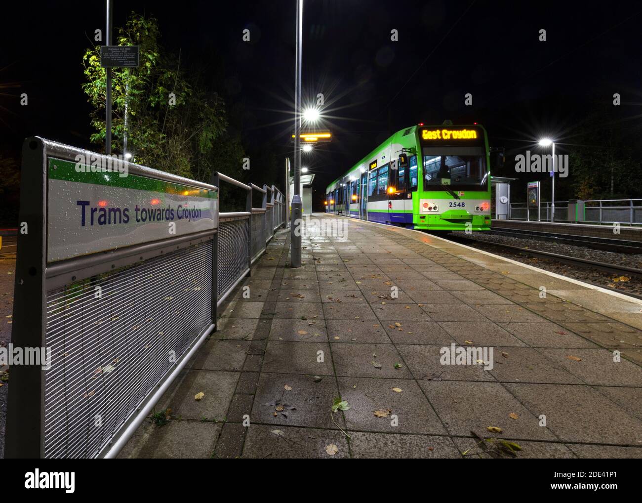 First London trams Croydon Tramlink Bombardier flexitiy swift CR4000 ...