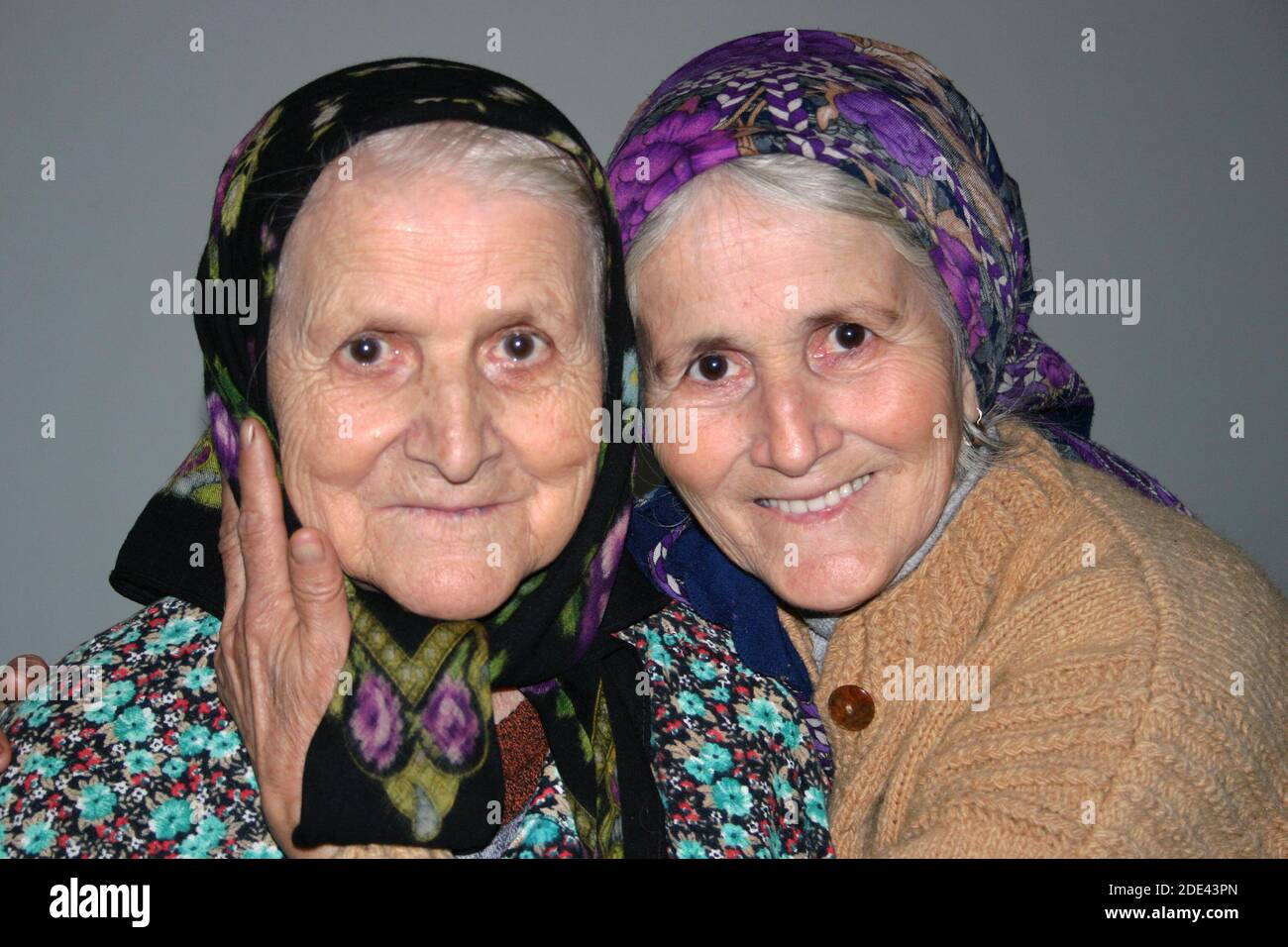 Elderly mother and daughter in Romania's countryside Stock Photo - Alamy