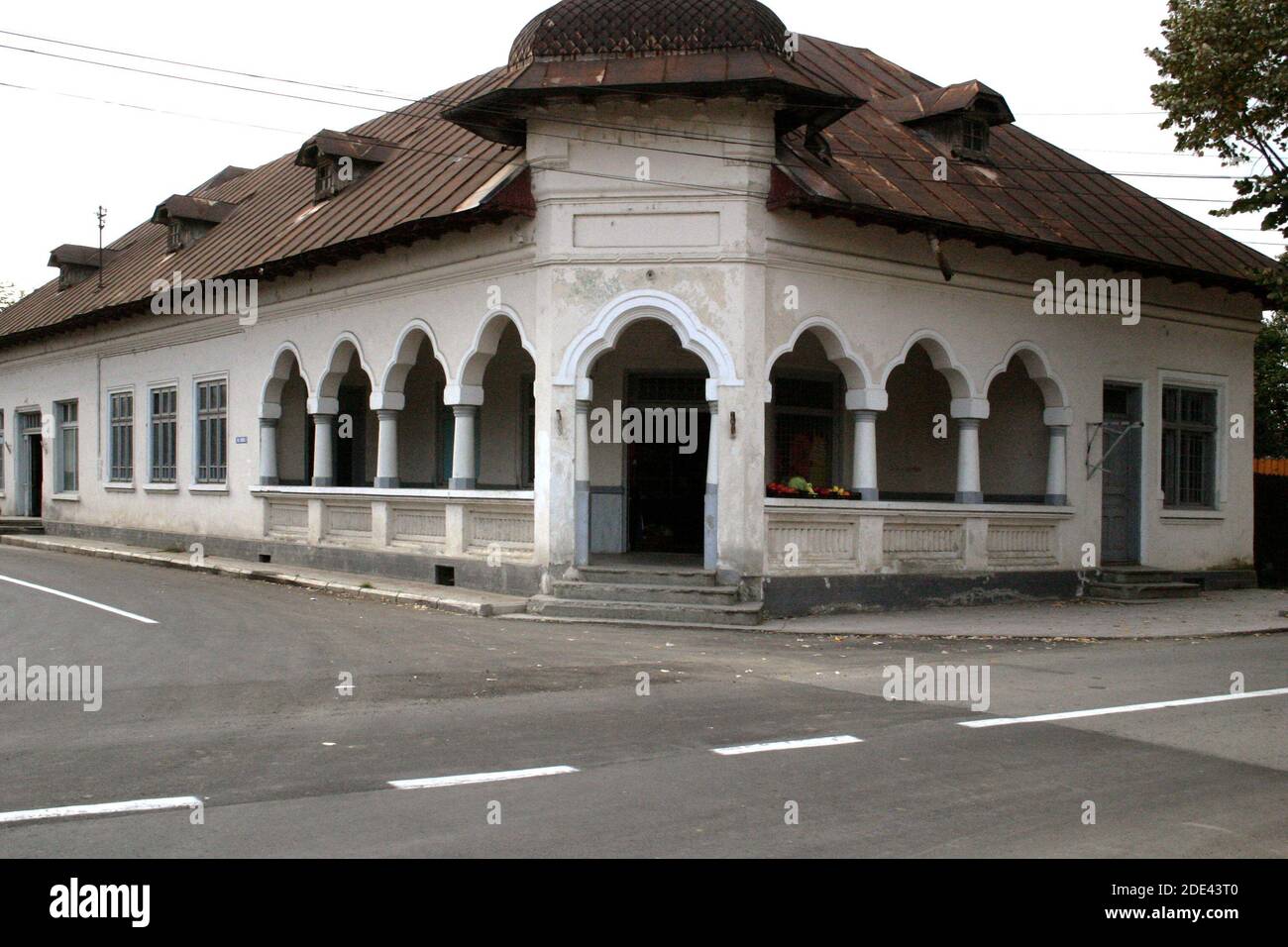 Romanian brancovenesc style hi-res stock photography and images - Alamy