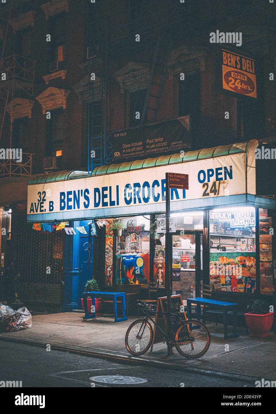 Bens Deli Grocery at night, in the East Village, Manhattan, New York ...