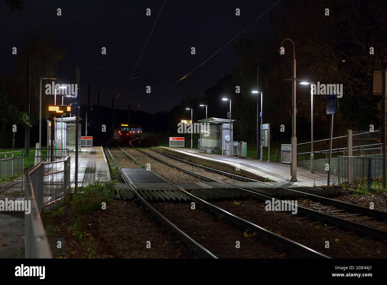 First London trams Croydon Tramlink Bombardier flexitiy swift CR4000 ...