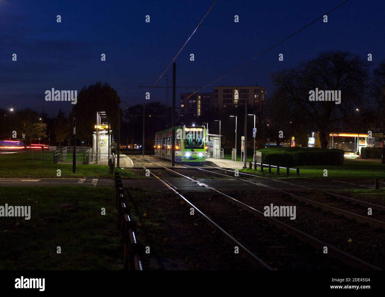 First London trams Croydon Tramlink Bombardier flexitiy swift CR4000 ...