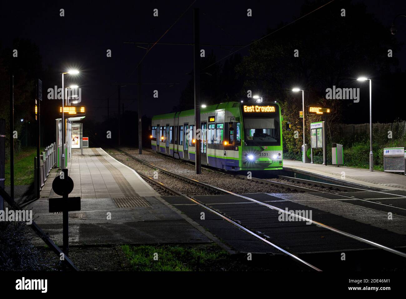 First London trams Croydon Tramlink Bombardier flexitiy swift CR4000 ...