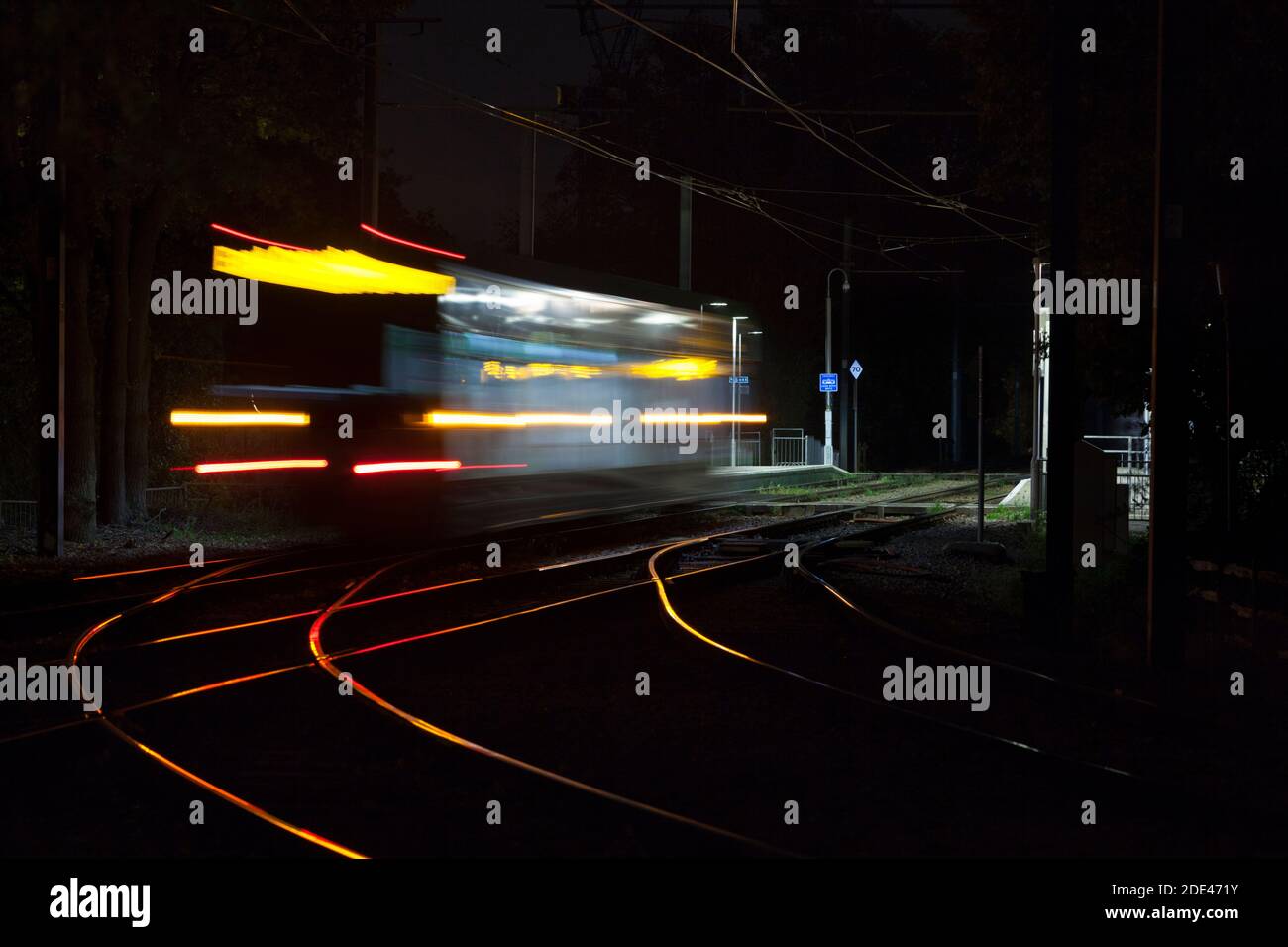 First London trams Croydon Tramlink Bombardier flexitiy swift CR4000 ...