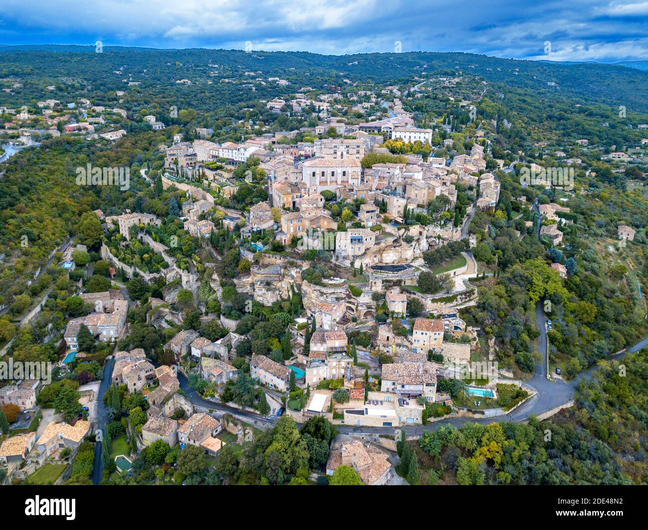 Houses gordes hi-res stock photography and images - Alamy