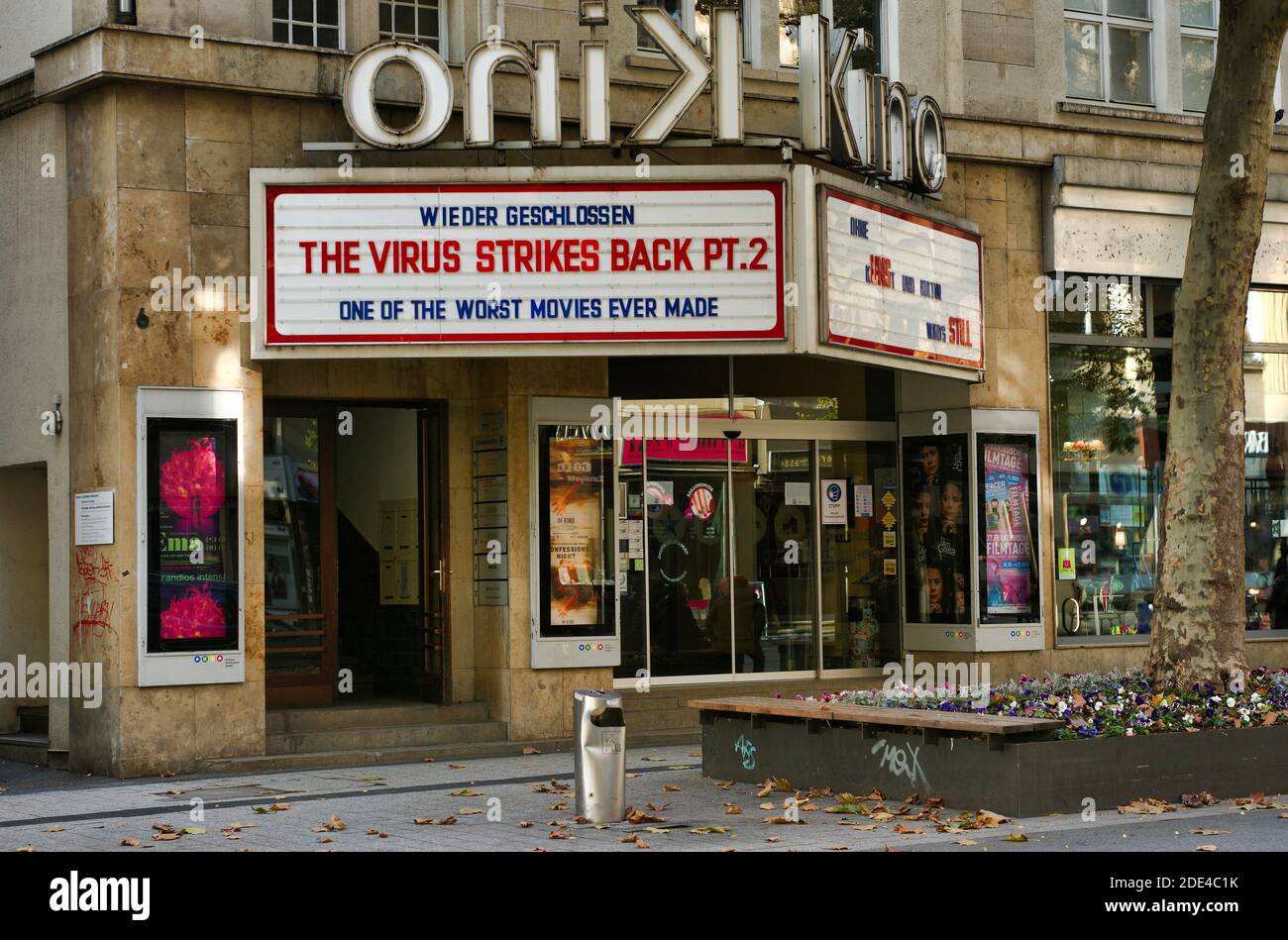 Cinema closed again during the 2nd lockdown, ad THE VIRUS STRIKES BACK ...