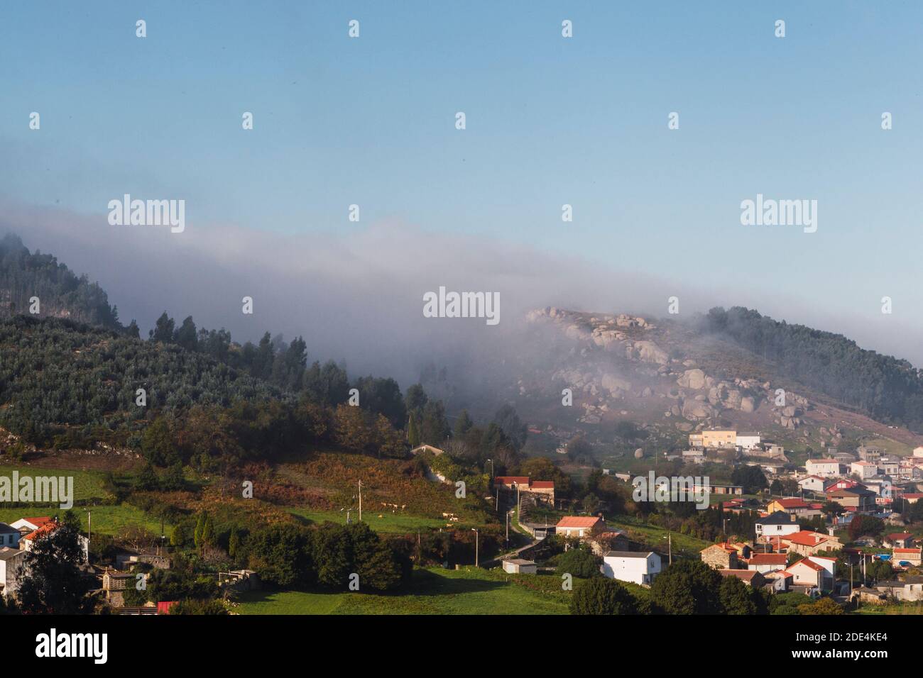 Mist coming down hi-res stock photography and images - Alamy