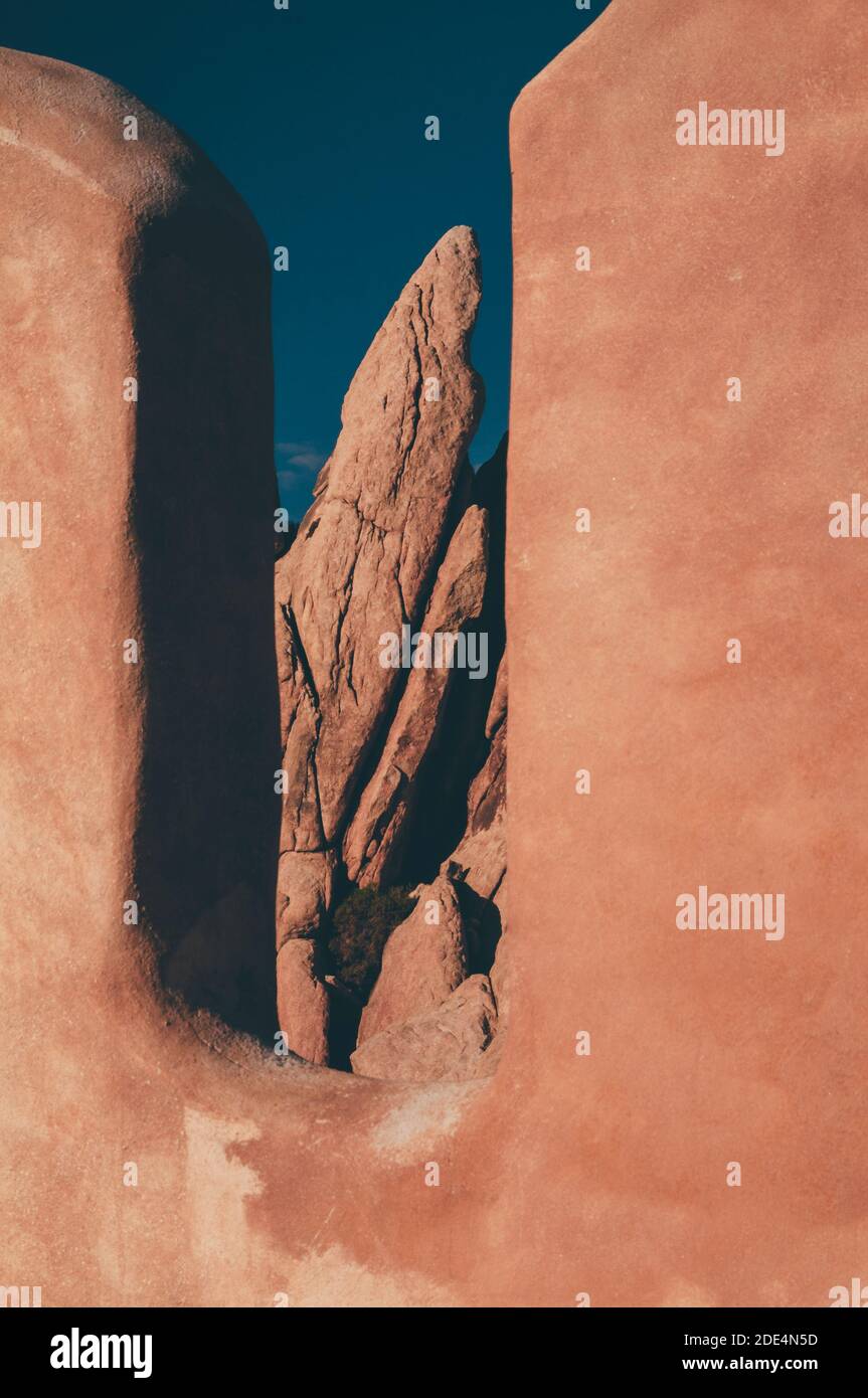 Tree in smith rock hi-res stock photography and images - Alamy