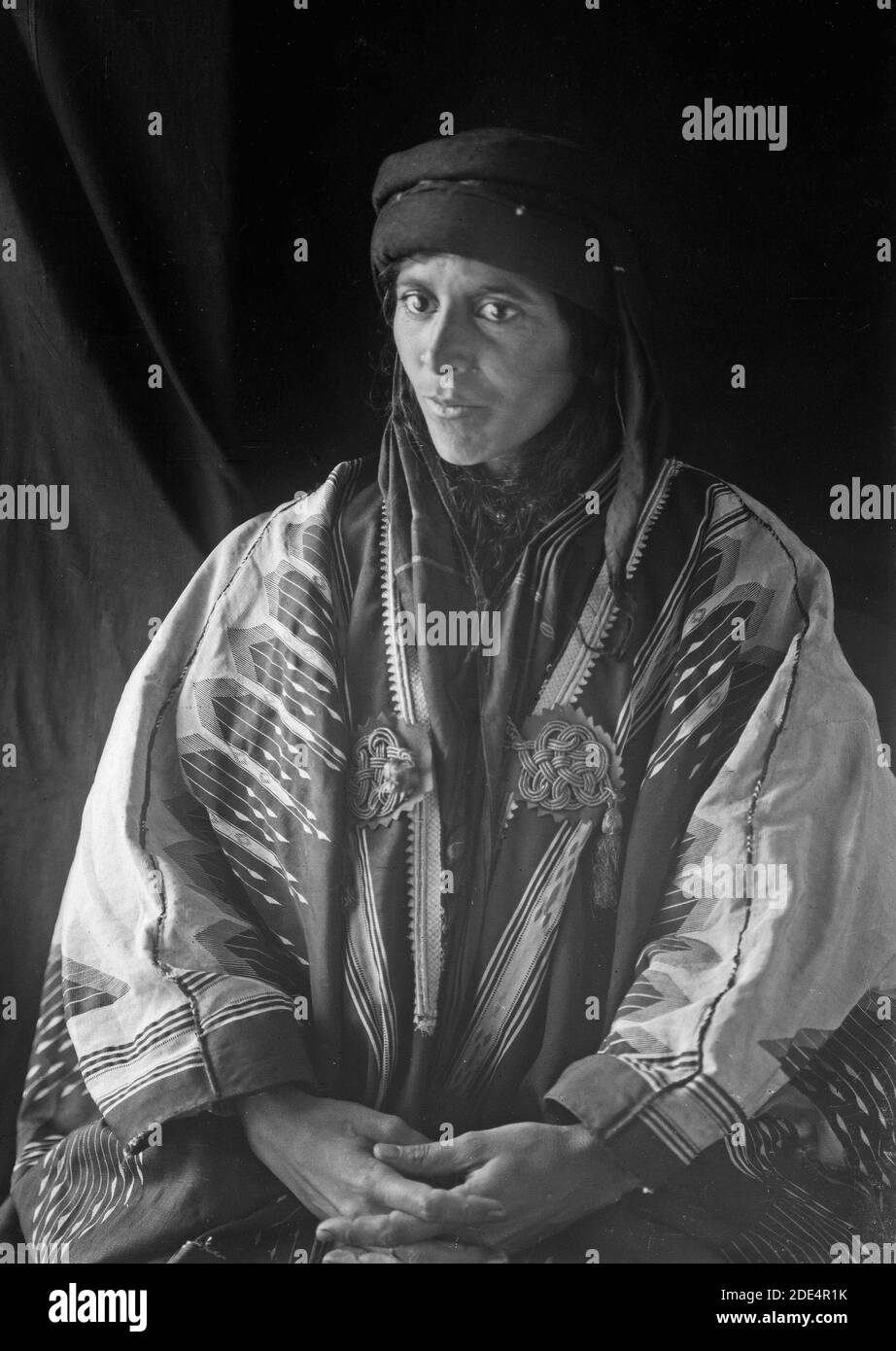 Archival bedouin woman hi-res stock photography and images - Alamy