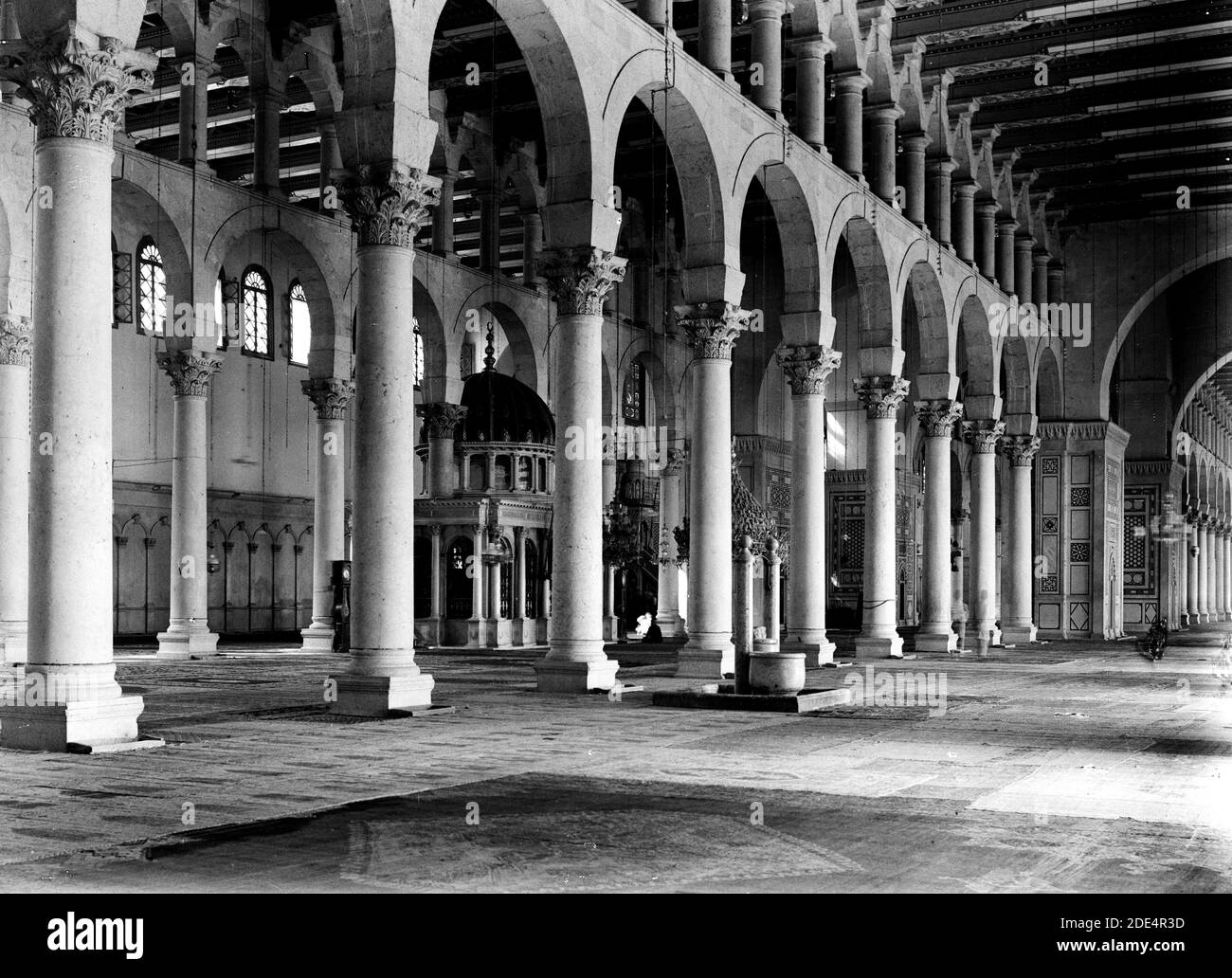 Damascus. The Ommayad Mosque. Mosque interior general view north aisle ...