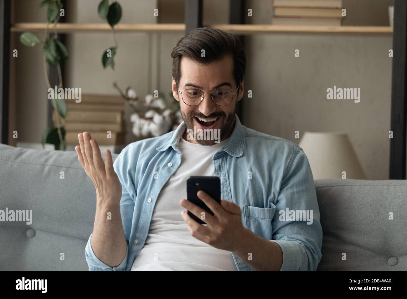 Shocked caucasian male hi-res stock photography and images - Alamy