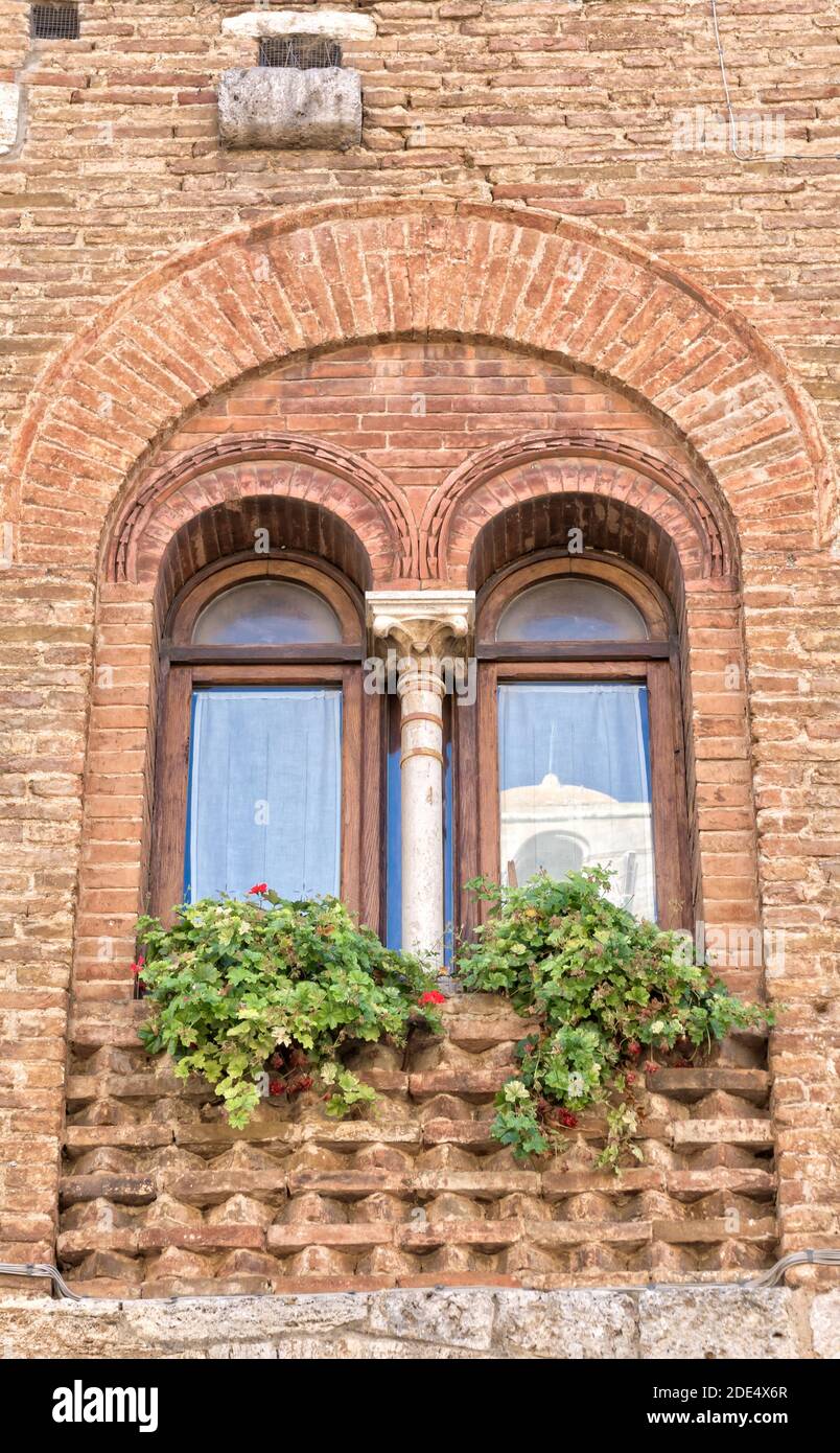 Traditional ancient windows in Siena - Italy Stock Photo - Alamy
