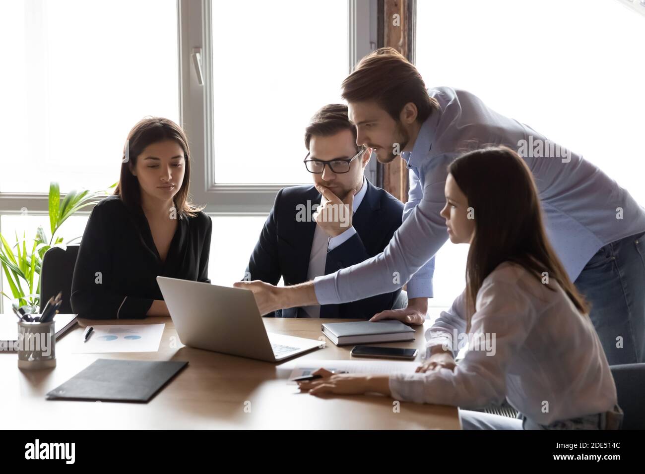 Explaining project details hi-res stock photography and images - Alamy