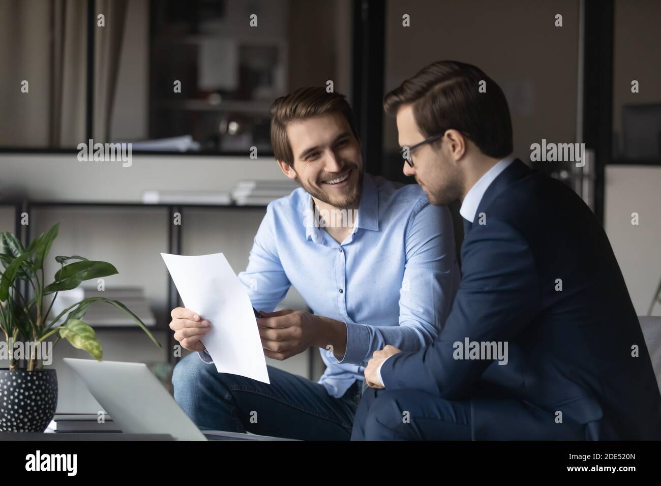 Assistant executive hi-res stock photography and images - Alamy
