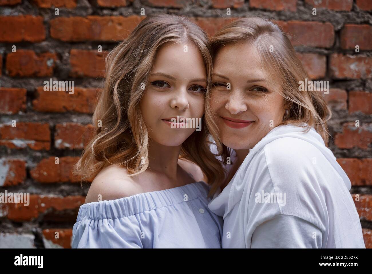 portrait of mother and teenage daughter. family photo Stock Photo - Alamy