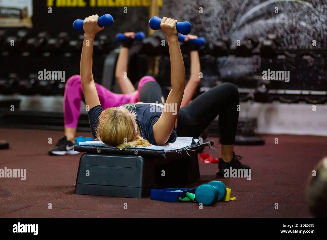 high intensity interval training group Stock Photo - Alamy
