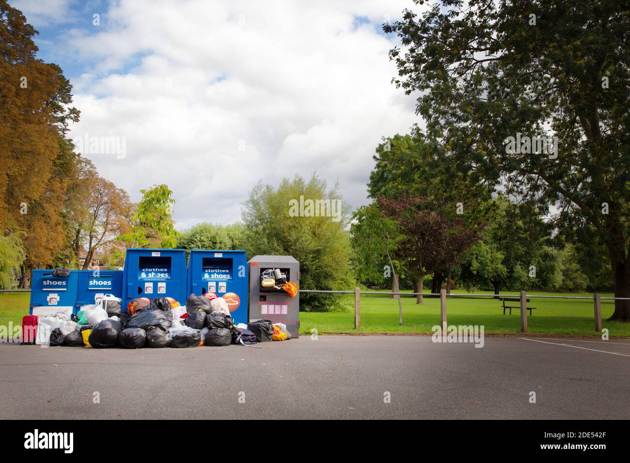 Rubbish litter trash garbage mess untidy messy hi-res stock photography ...