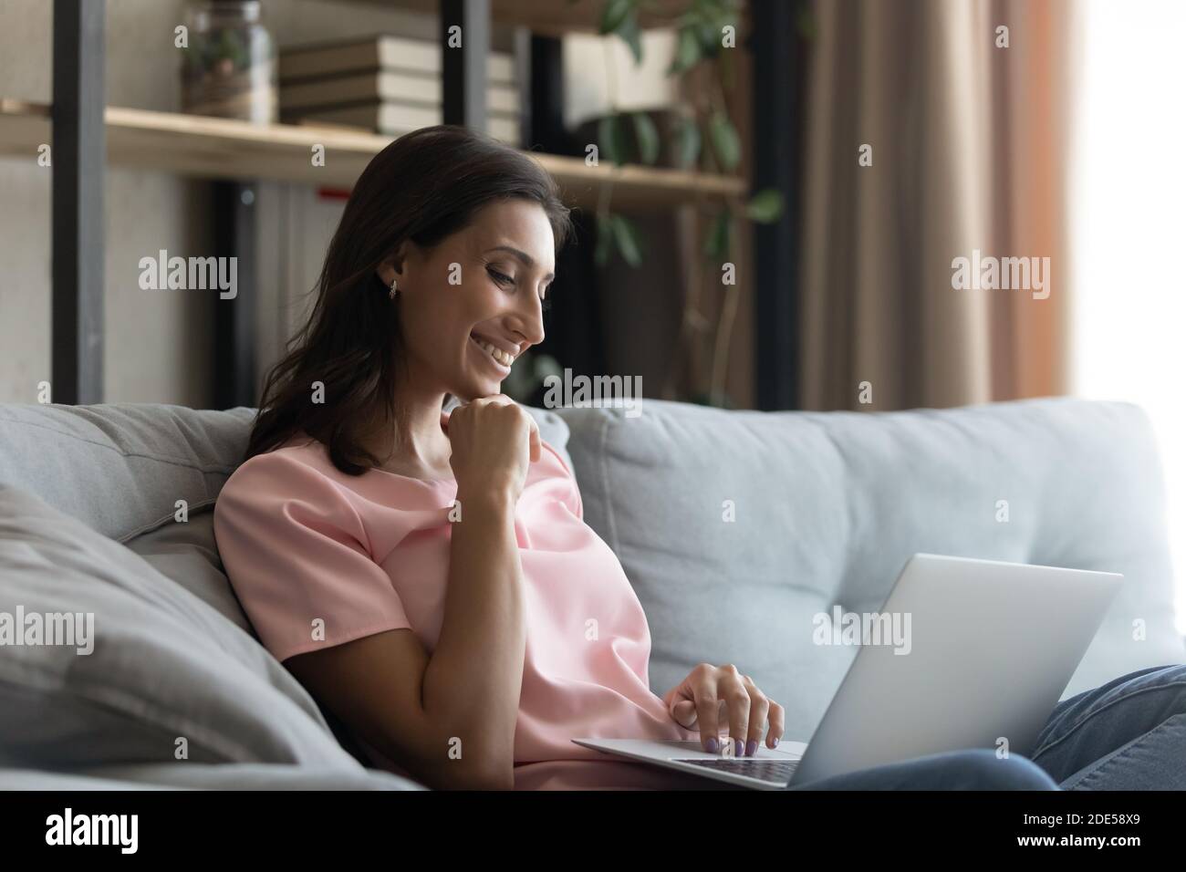 Email woman computer hi-res stock photography and images - Alamy