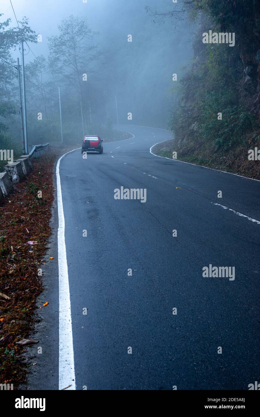 Kheerganga trek hi-res stock photography and images - Alamy