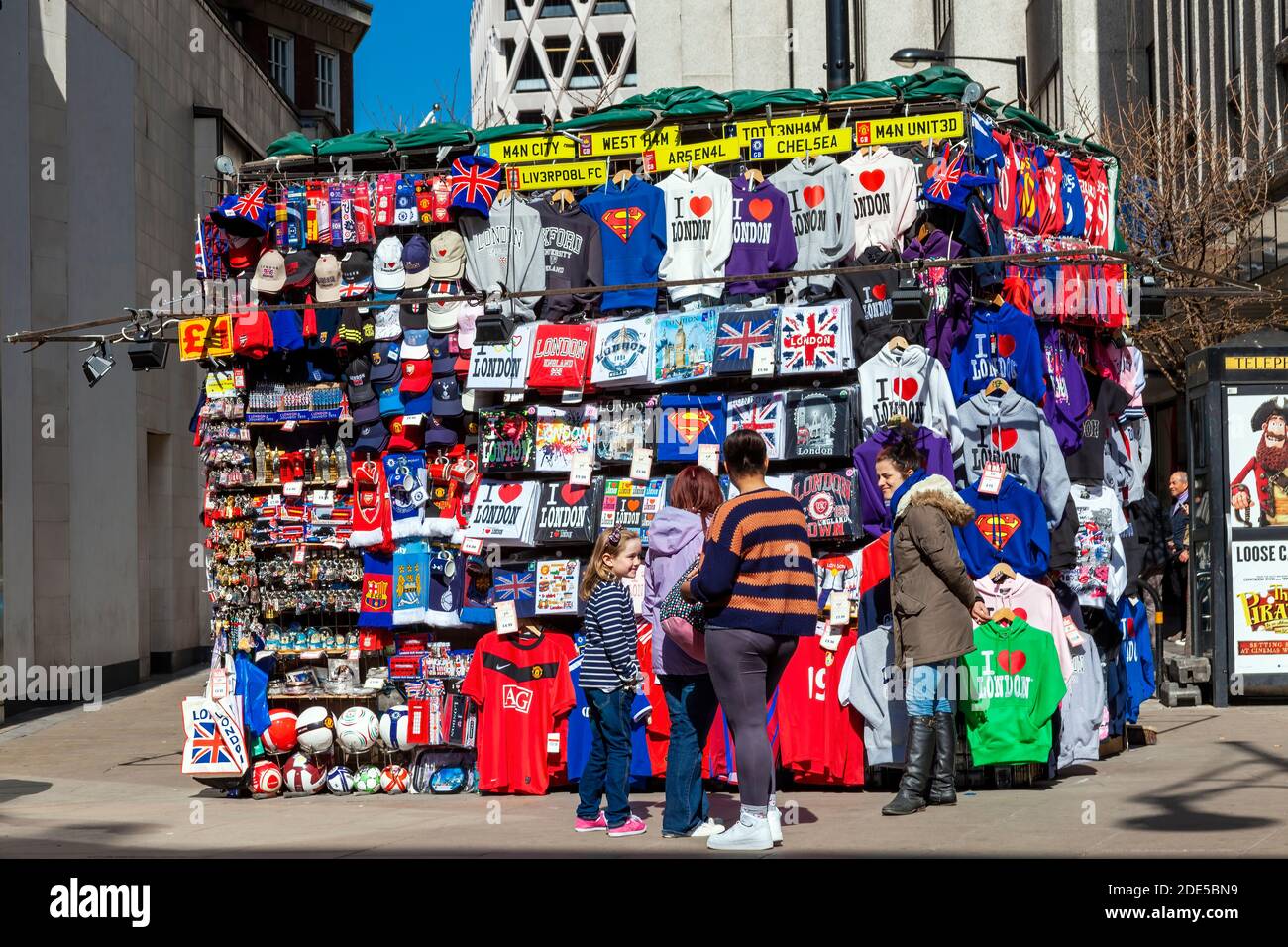 Souvenir and gift stall hi-res stock photography and images - Alamy