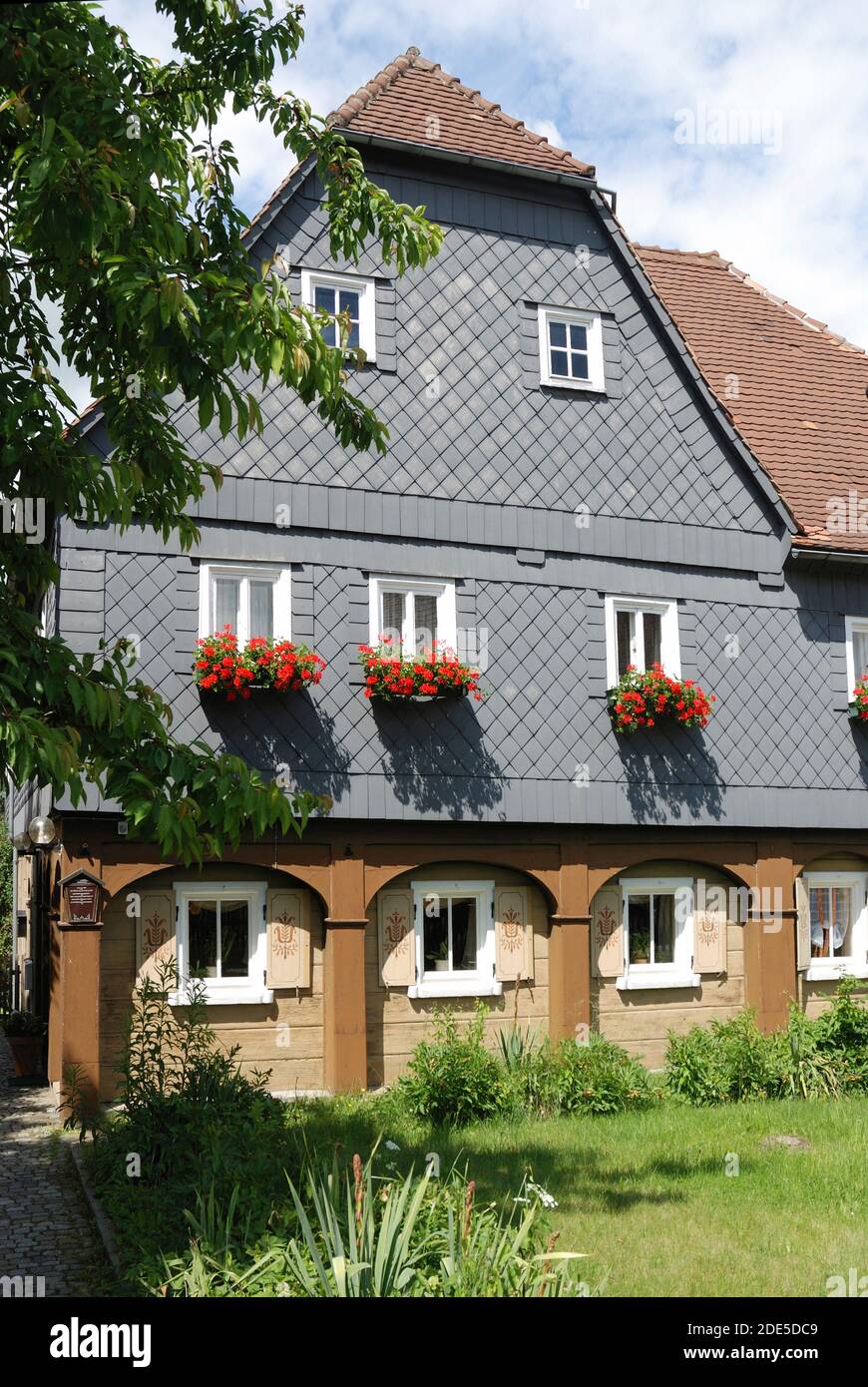 Traditional architectural style hi-res stock photography and images - Alamy