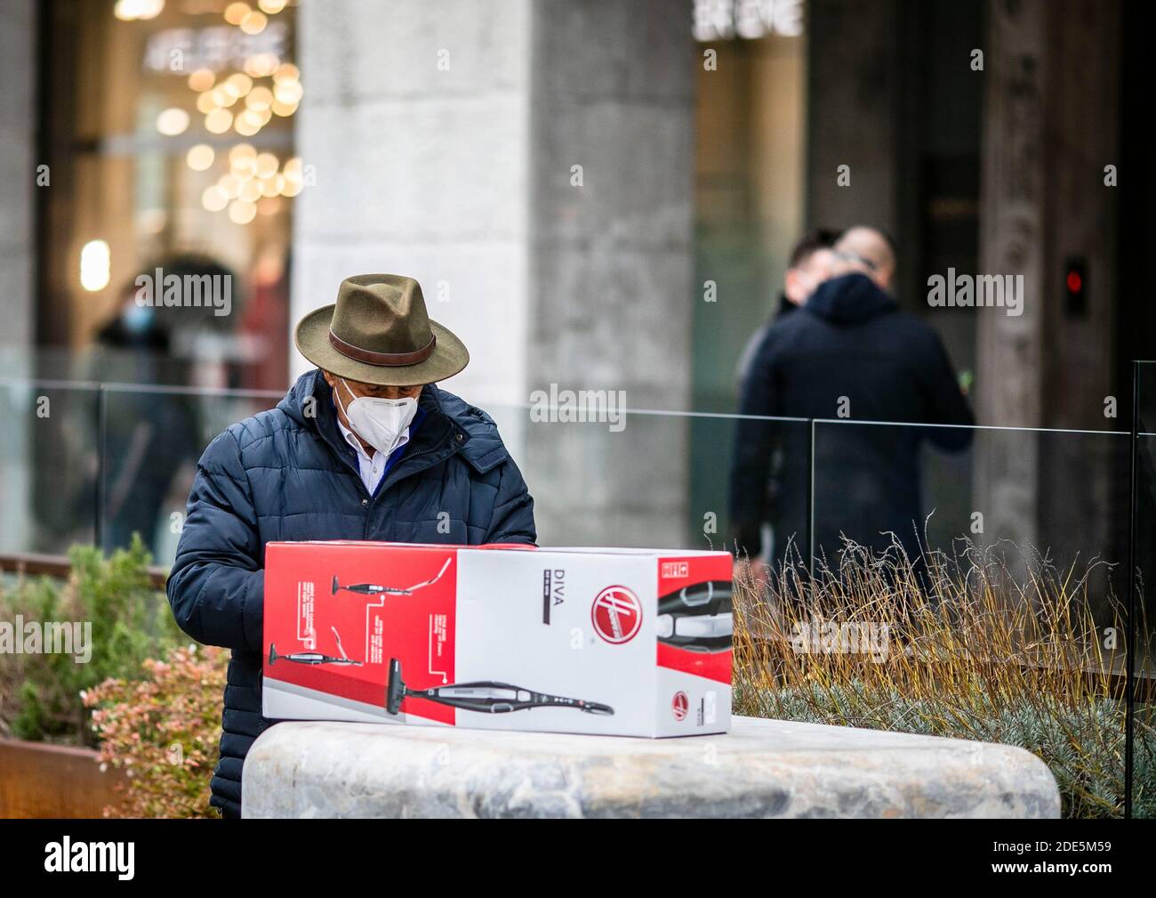Bergamo, Italy. 29th Nov, 2020. Bergamo - first Sunday in the orange ...