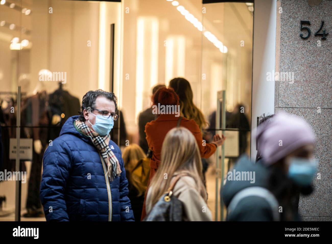 Bergamo, Italy. 29th Nov, 2020. Bergamo - first Sunday in the orange ...