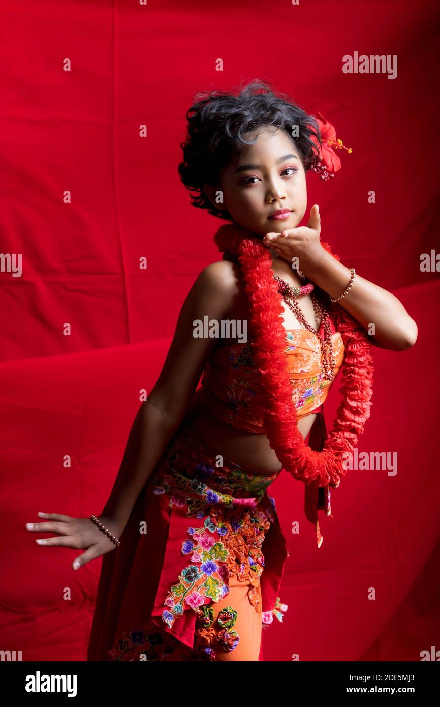 Traditional tribal dresses hi-res stock photography and images - Alamy
