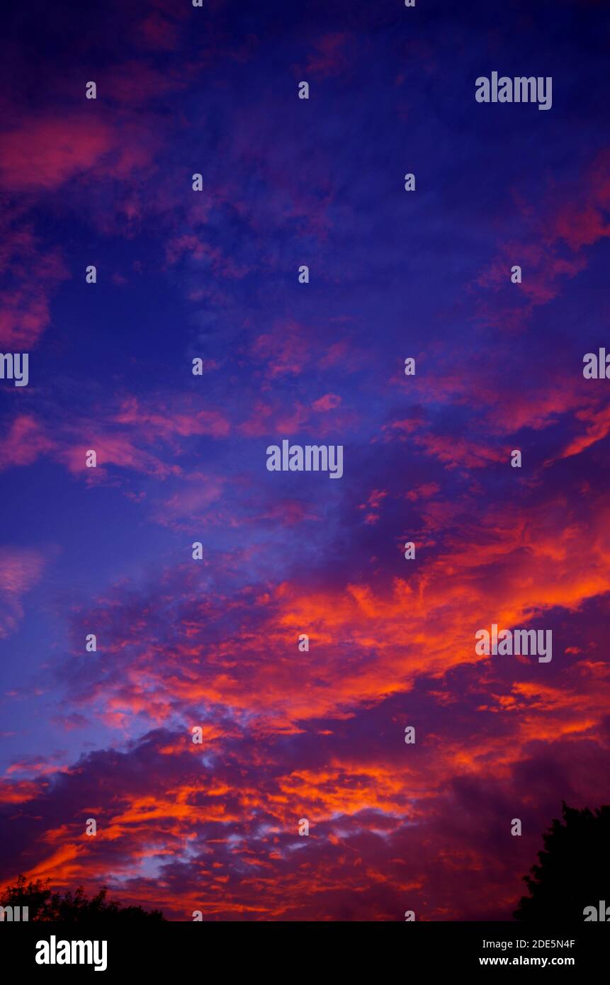 Blue hour sky hi-res stock photography and images - Alamy