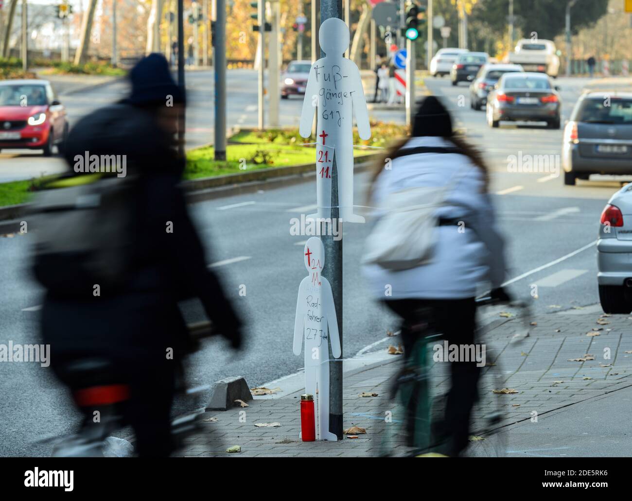 Accelerated courier hi-res stock photography and images - Alamy